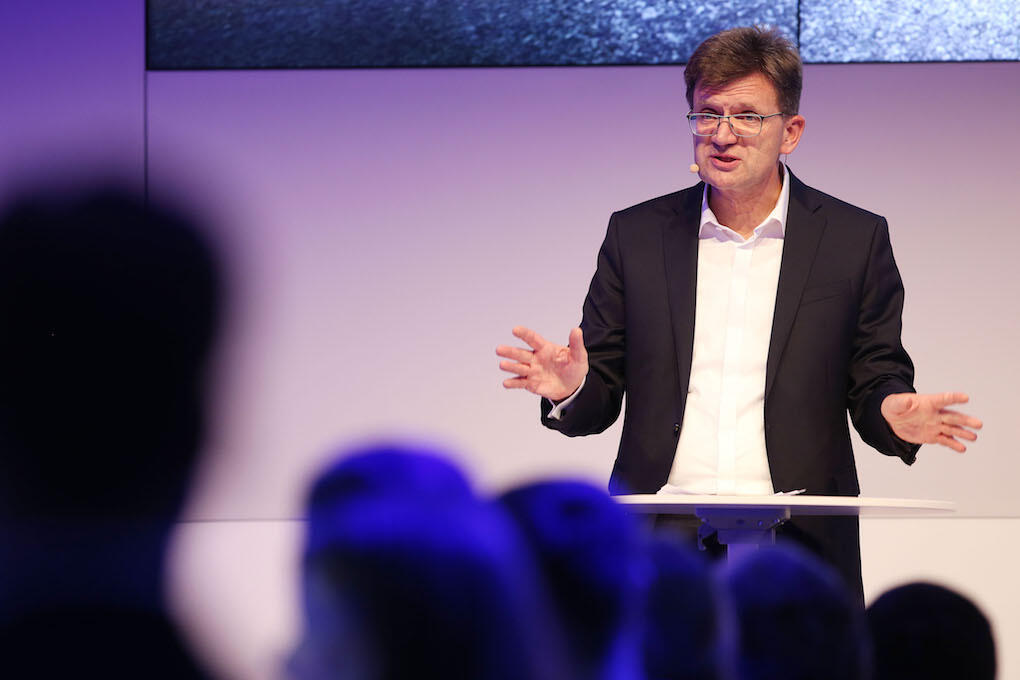 BMW-chef kallar elbilsdebatten ”irrationell” och försvarar dieselmotorer