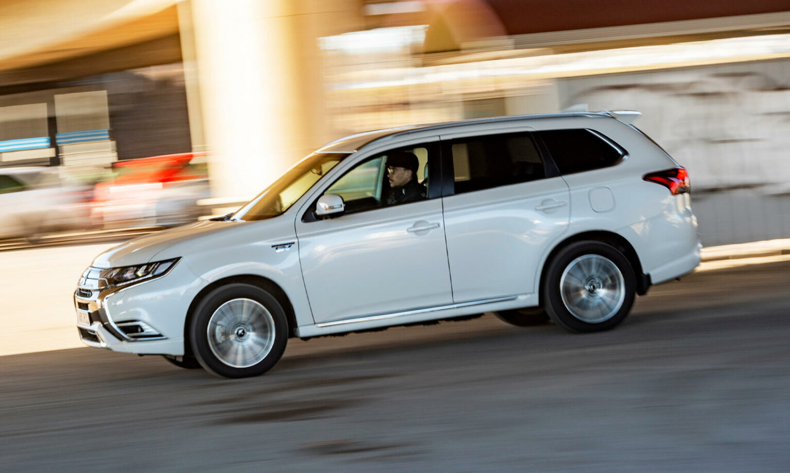 Kör du Mitsubishi Outlander PHEV? Sätt betyg på din bil!