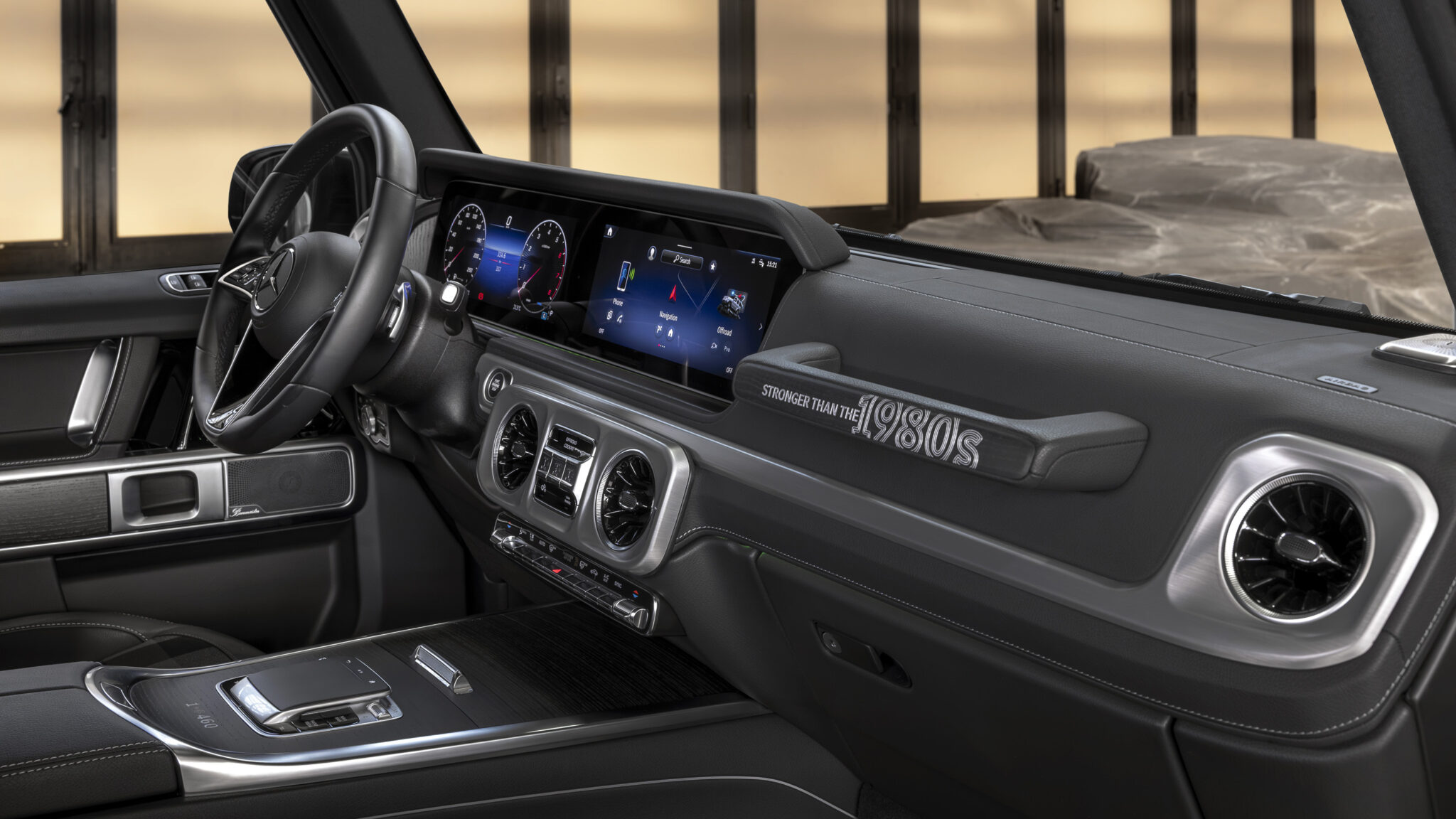 Kräkgrön retroversion av Mercedes G-wagen