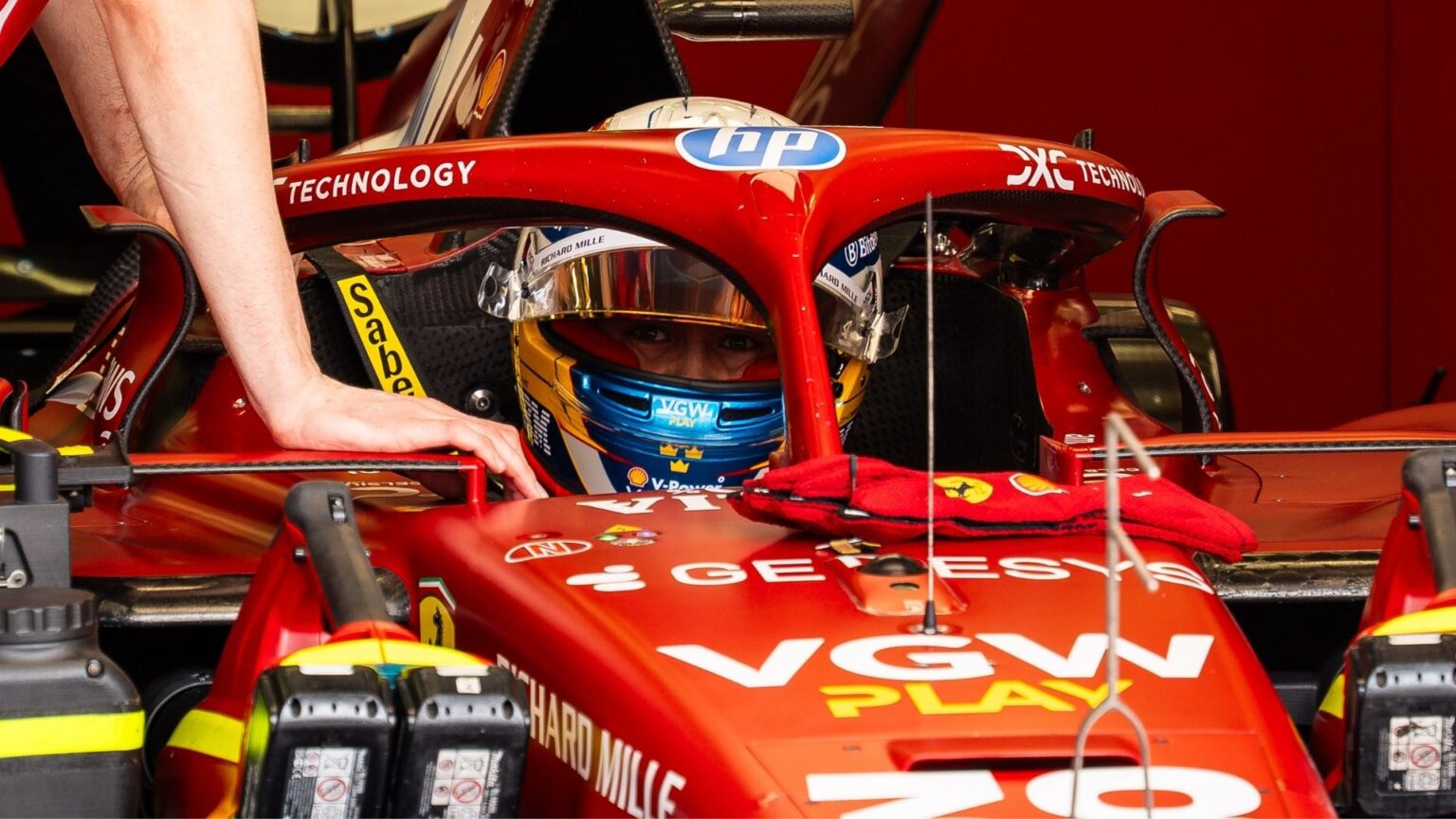 Dino Beganovic körde Ferrari i F1 – våra intryck på plats