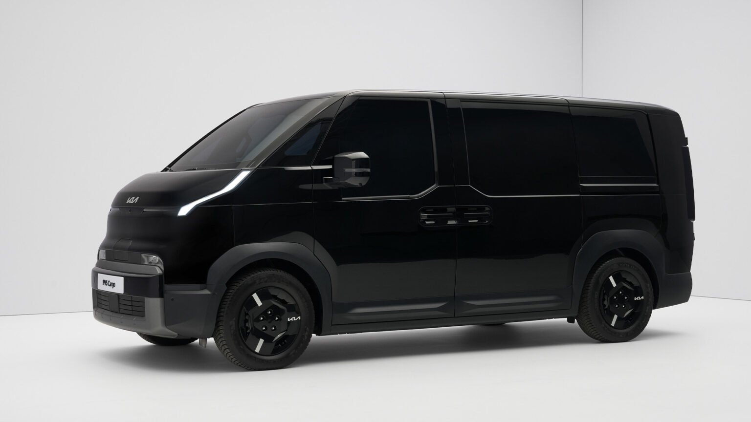 ID. Buzz-utmanaren Kia PV5 är nu med svenskt pris