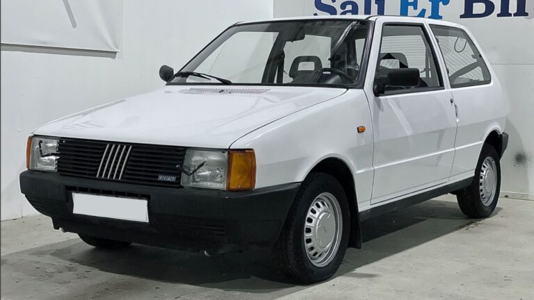 Minns du Fiat Uno? Ett bevarat exemplar från 1990 säljs nu