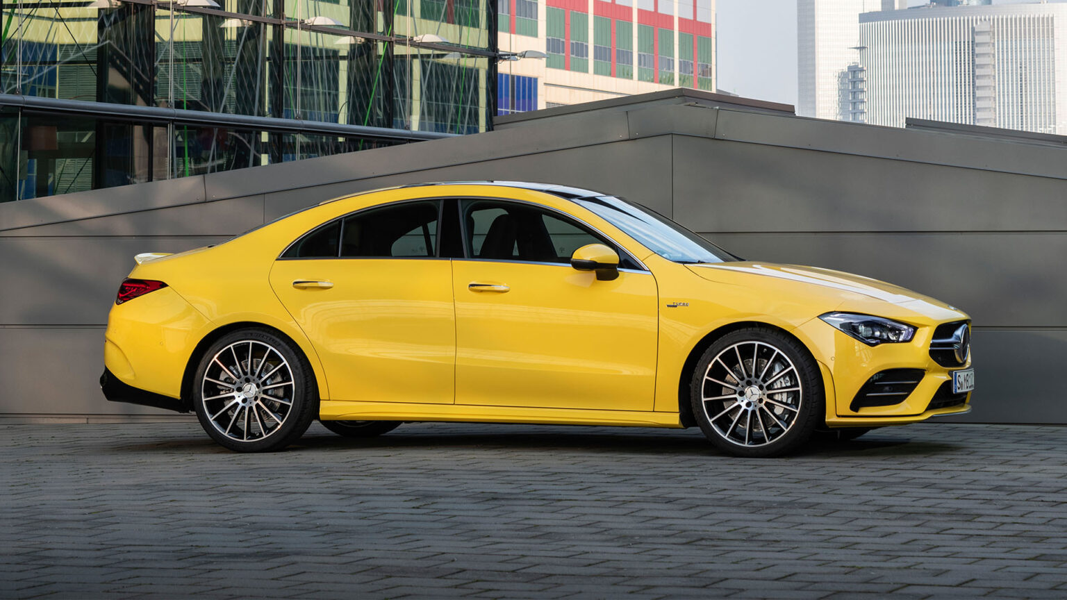 Vad tycker du om din Mercedes-Benz CLA? Vi vill veta!