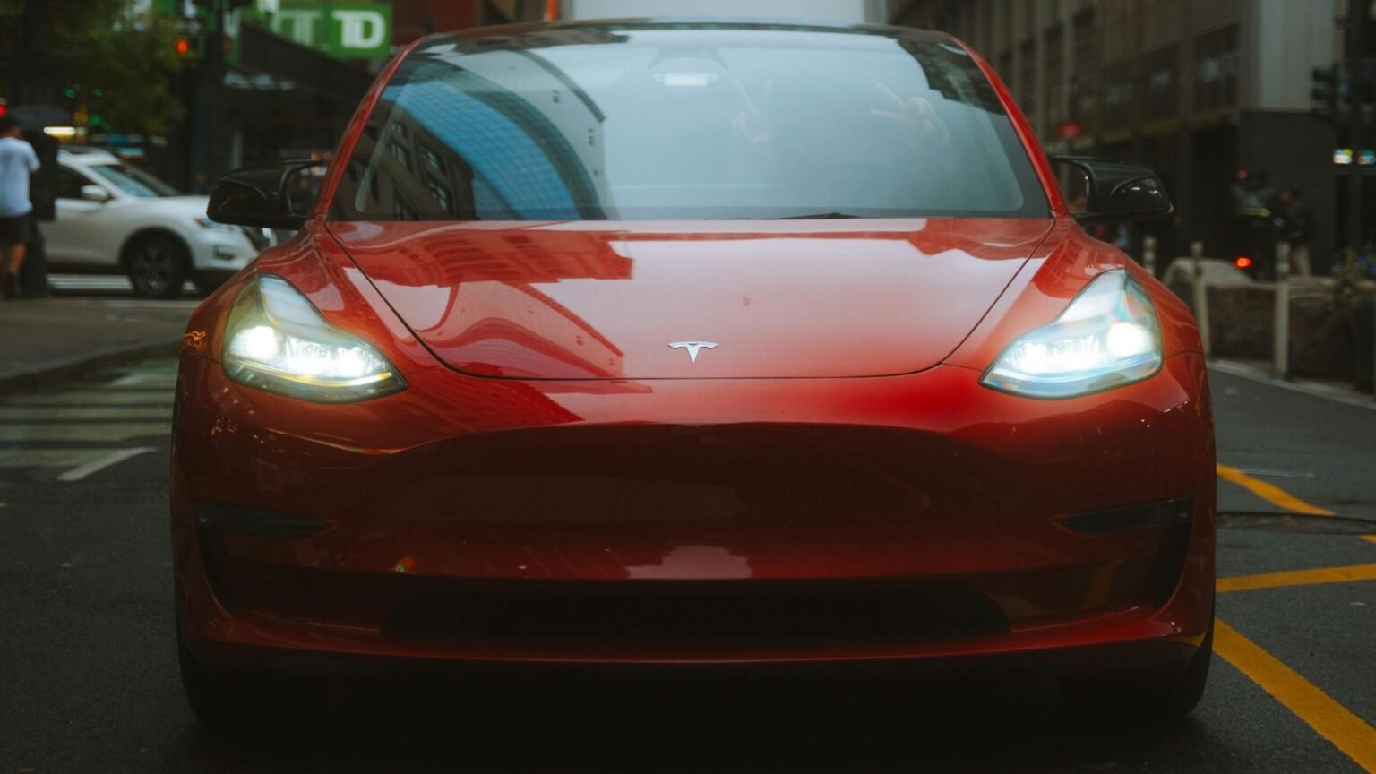 Tesla pressar räckvidden – nya Model 3 går 75 mil